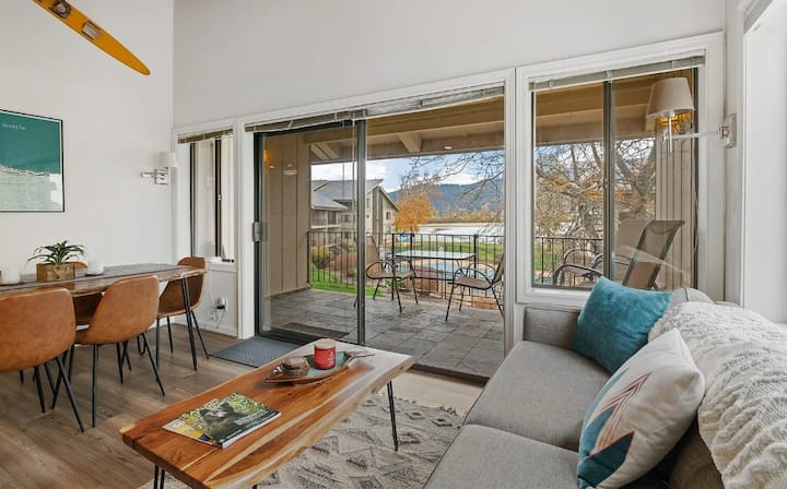 Luxury Lakefront – Walk To Dwtwn & Swim/play/ski! - Shepherd Lake, ID