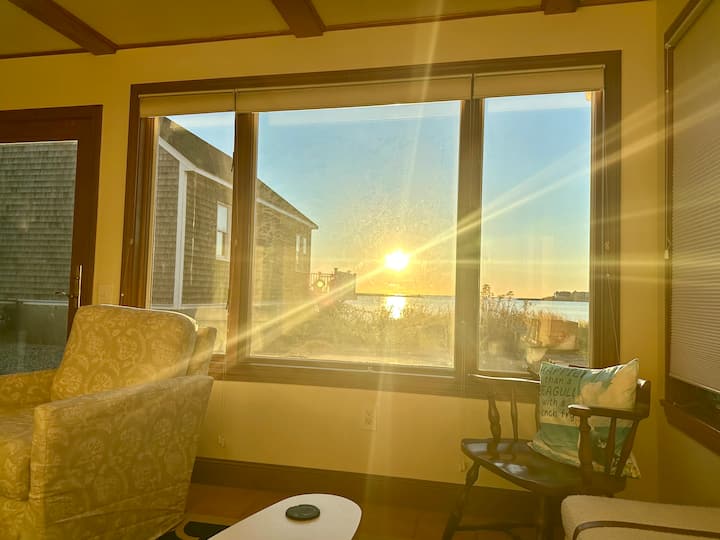 Steps To Ocean • Sunny 3br • Walk To Harbor - Cohasset, MA