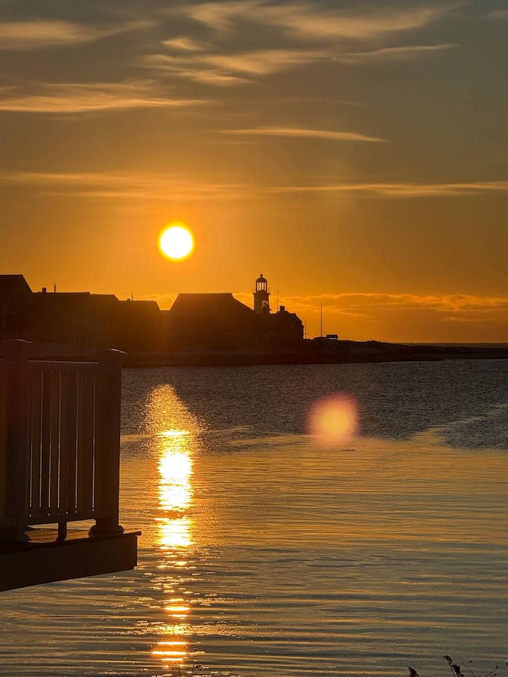 Oceanfront, Lighthouse Views, Walk To Harbor, 3br - Scituate, MA