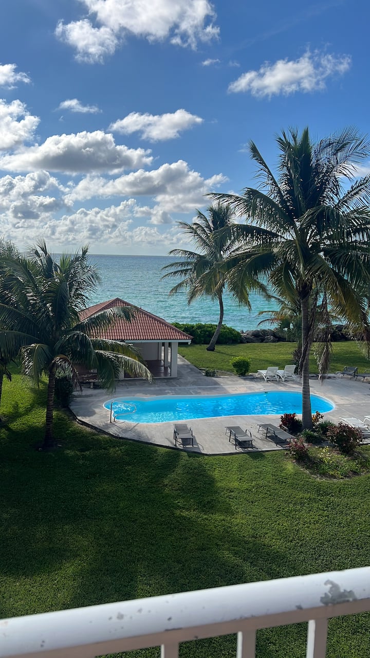 Beachfront 2br Townhouse | Pool & Ocean View - The Bahamas