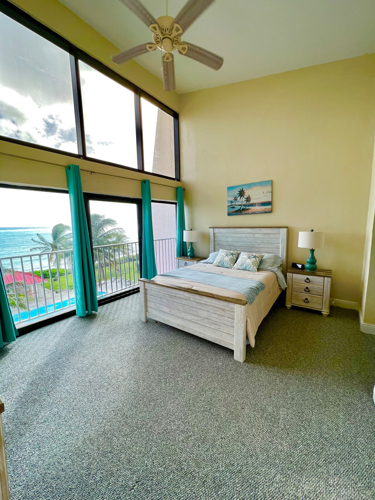 Casa adosada frente a la playa de 2 dormitorios | Piscina y vista al ...