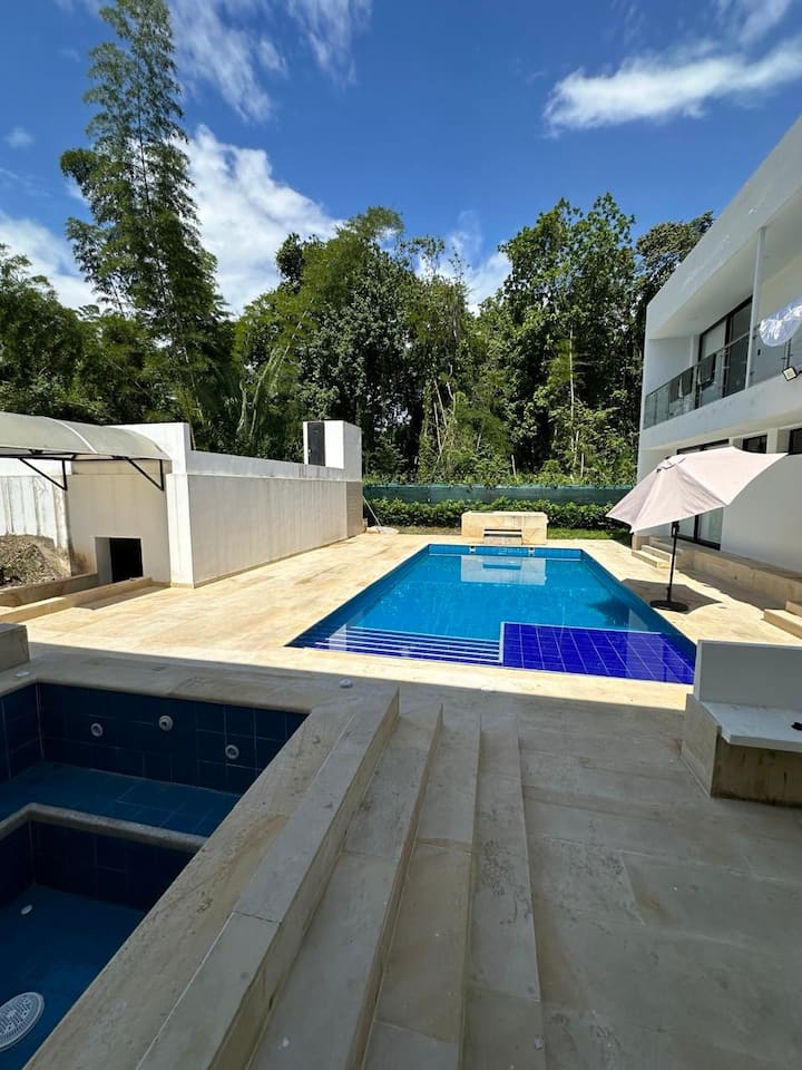 Hermosa Casa 10 De Melgar Con Piscina Privada - Carmen Apicala