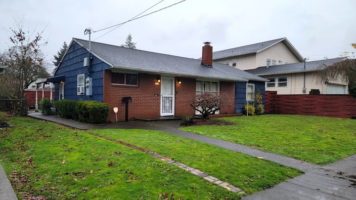 Private And Walkable New Build In University Park - ポートランド, OR