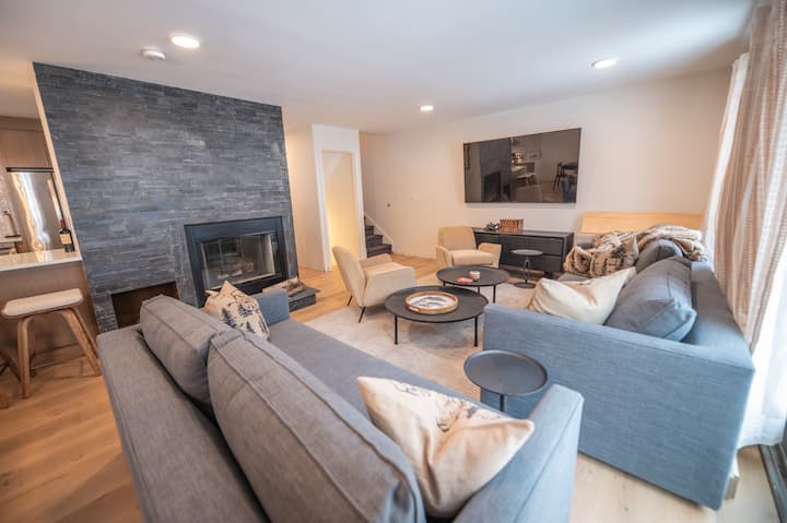 Fully Renovated 3 Br Condo - 0.8 Miles To Mt. Snow - Mount Snow, VT