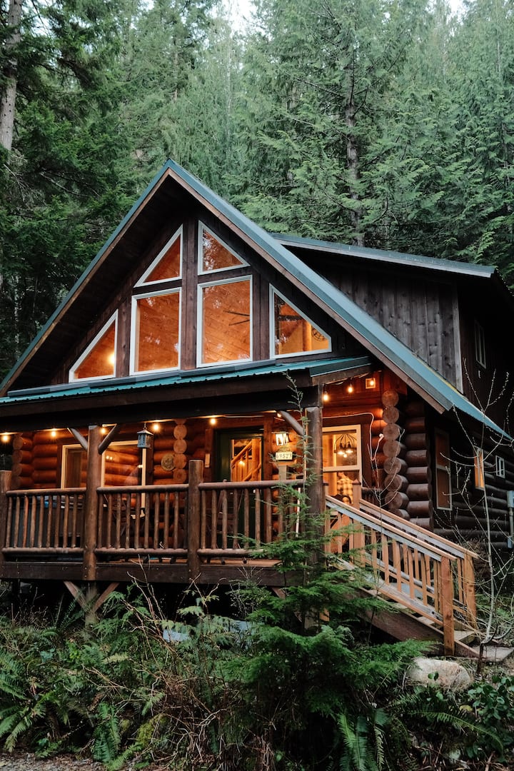 Sky Cedar Forest Haven - Skykomish, WA