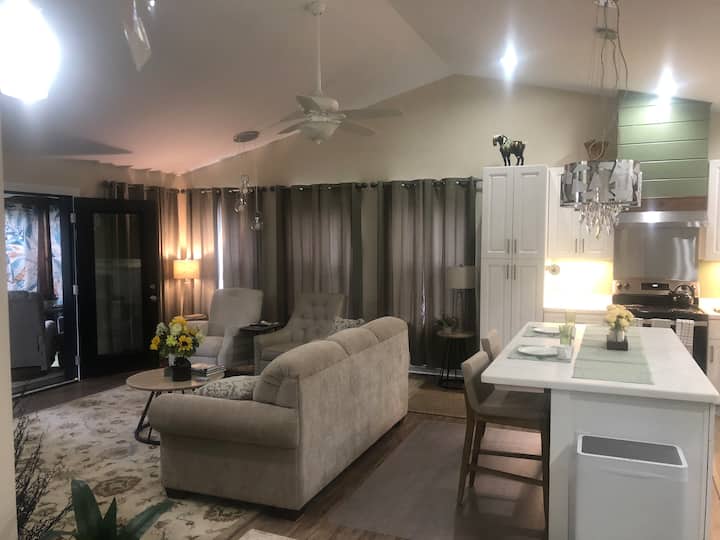 Quiet Country Couples Setting - Candlewood Lake, OH