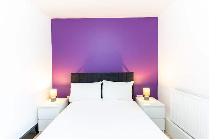 Double Room With Shared Bathroom | Free Parking - Derby