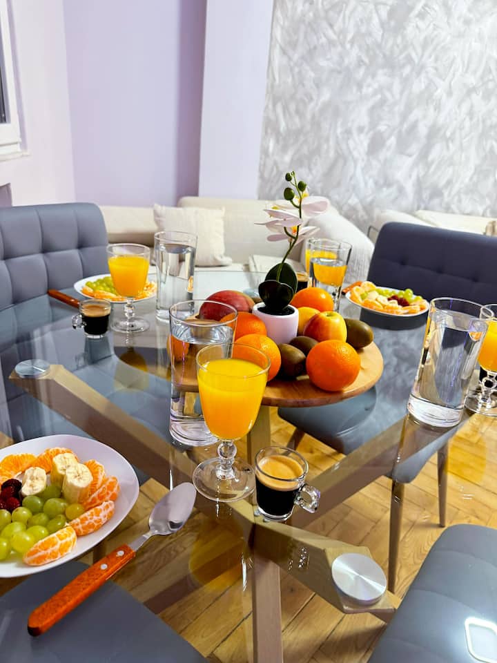 All Amenities - Vip Welcome - Gran Vía - Primark - Palacio de la Zarzuela