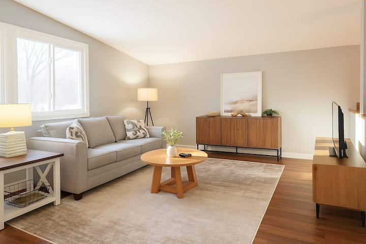 Spacious 4-bedroom Home In Eden Prairie - エデン・プレイリー, MN