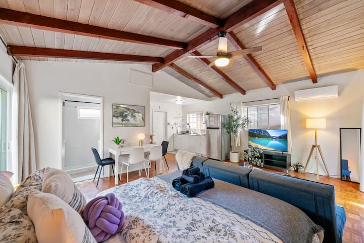 Jie’s- Cal Tech Lovely Studio Getaway Private Yard - Pasadena