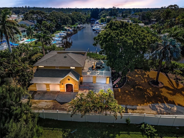 Waterfront In Paradise! Contact For Long-term Stay - Palm Harbor