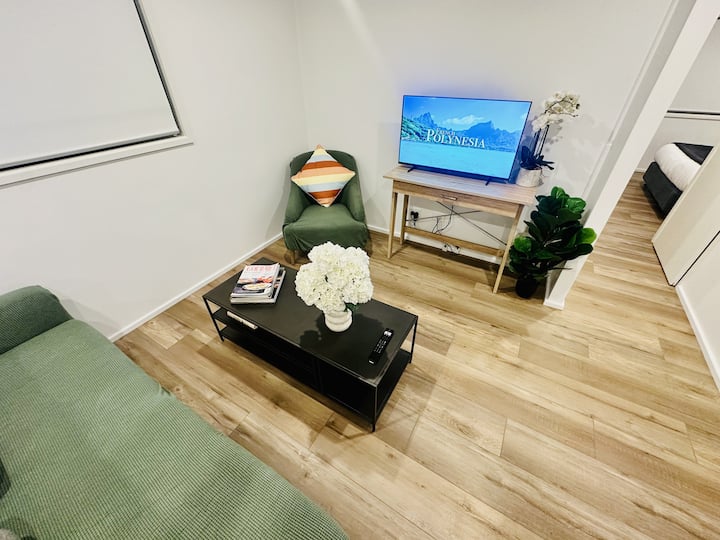 Newly Renovated, Sleeps 6, Aircon, Parking - Saint Marys, Australia