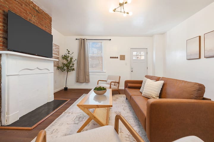 Spacious 3br Duplex|sleeps 10|huge Parking Area - Pittsburgh, PA