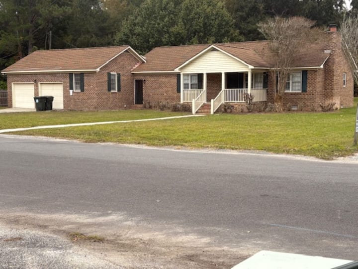 In Town Convenience With Privacy! - Moncks Corner, SC