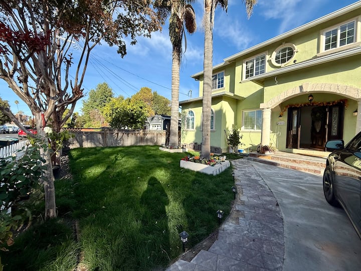 Entire House With A Large Kitchen - Atherton