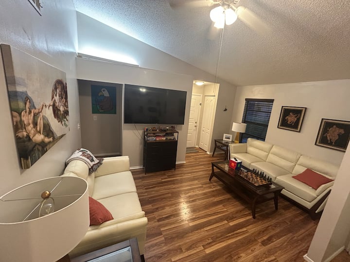 Elephant In The Room - Satellite Beach, FL