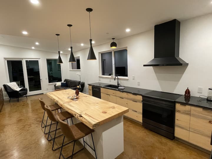 Clean New Home Within Yosemite National Park Gates - Yosemite Valley, CA