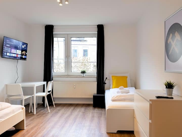 Budgetroom 3 Schlafzimmer – Perfekt Für Teams - Gelsenkirchen