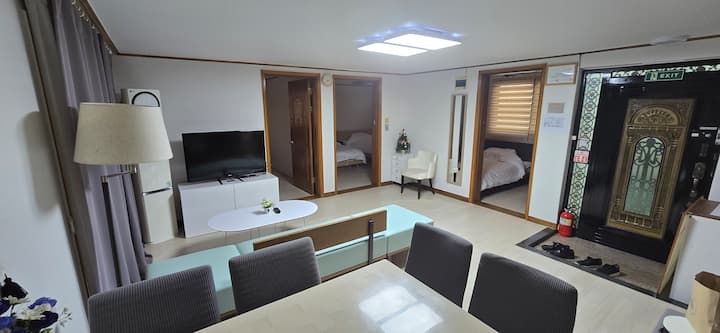 홍대나나[Hongdae Nana]1층.단독이용
홍대/연남/망원  도보15분내 (할인중) - Seoul