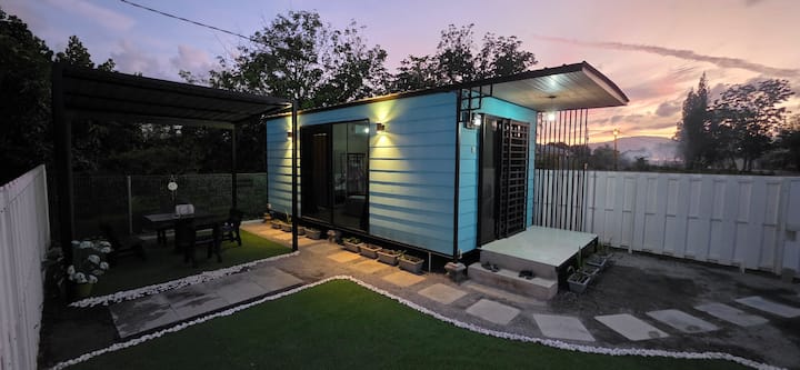 Smol Cabin
Green Or Blue? Turqouise! - Kangar