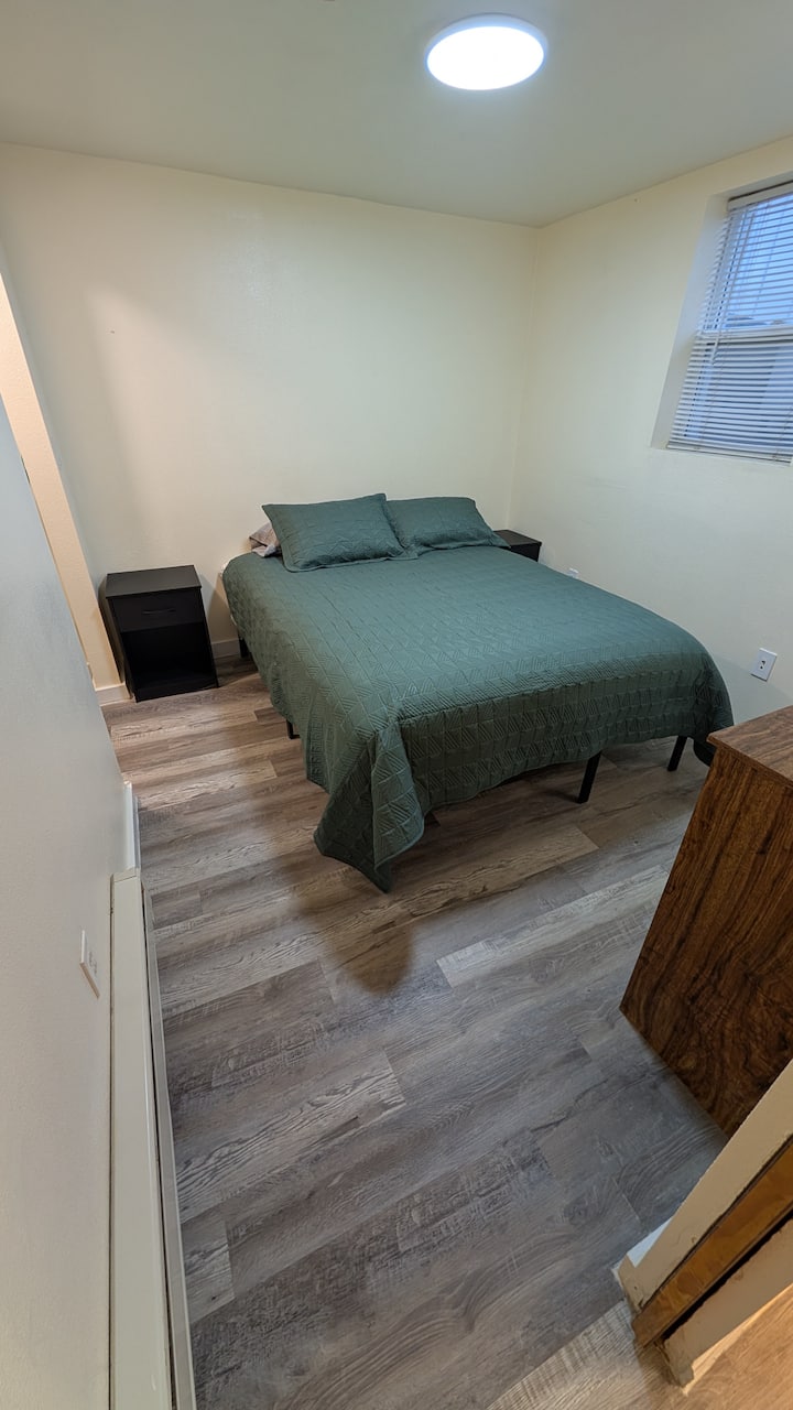 Basic One Bedroom Apartment Near Downtown - Cheyenne, WY