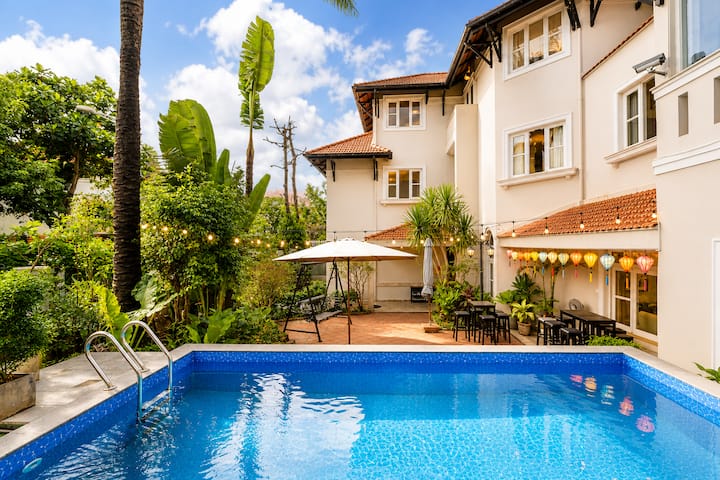 Spring Villa /Pool/billiards/bbq/karaoke/golf - 호찌민시