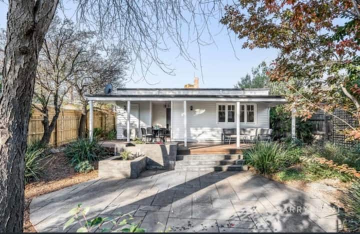 Leafy Family Haven In Heart Of Coburg - Brunswick