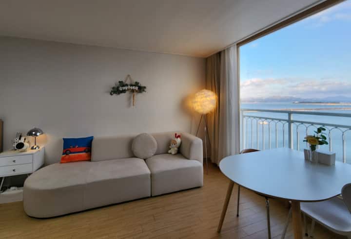 최고의 뷰/180도 탑 뷰 카페/바라던바다/숙소일출명소/빔프로&스마트 티비Ott호스트계정 - Mokpo-si