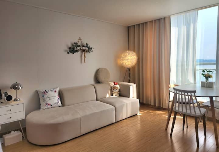 최고의 뷰/180도 탑 뷰 카페/바라던바다/숙소일출명소/빔프로&스마트 티비Ott호스트계정 - Mokpo-si