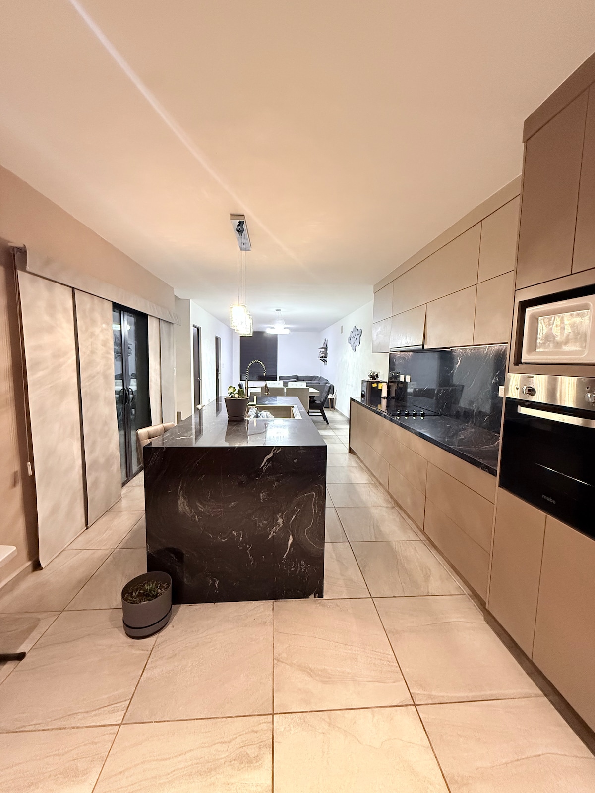 Maison équipée au sud de la ville, quartier privé - Maisons à louer à ...