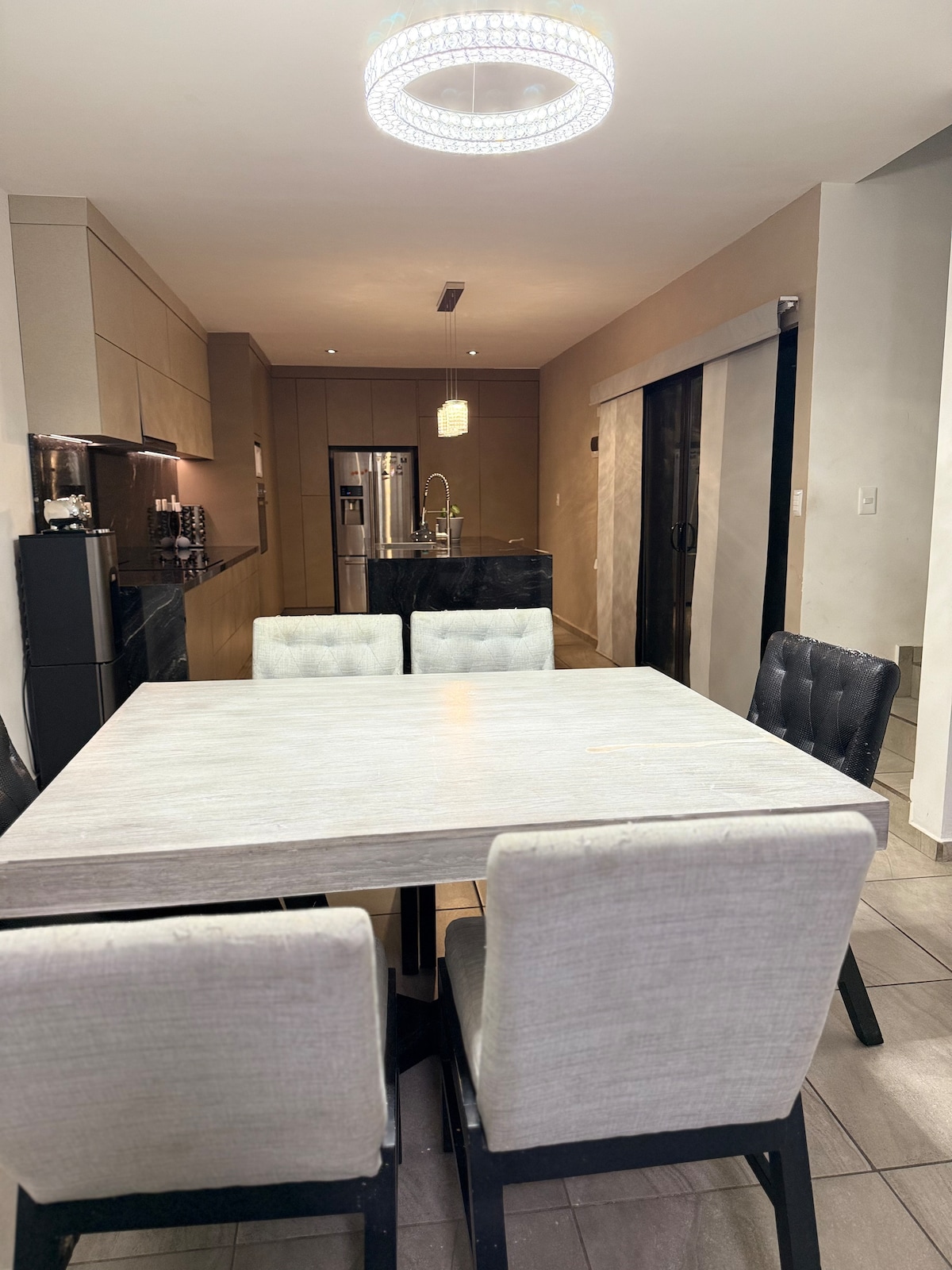 Maison équipée au sud de la ville, quartier privé - Maisons à louer à ...