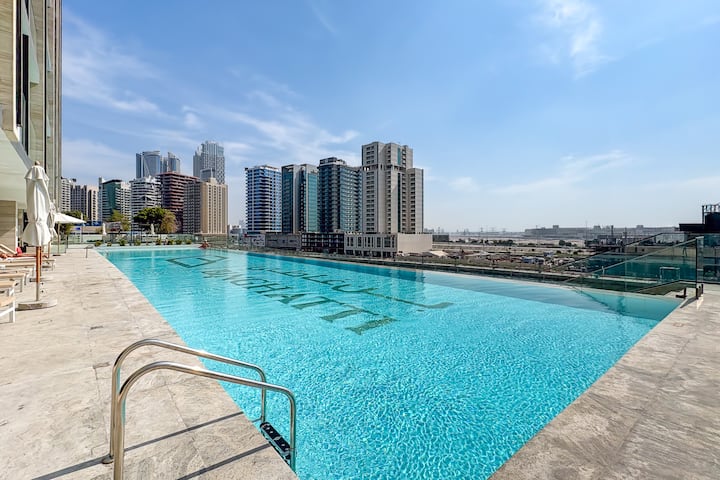 Bayhouse One Studio With View, Sauna, Pool & Gym - Dubai