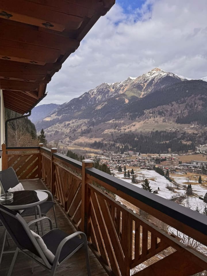 Alpine View Apartment | Sleeps 6 | Near Slopes - Badgastein