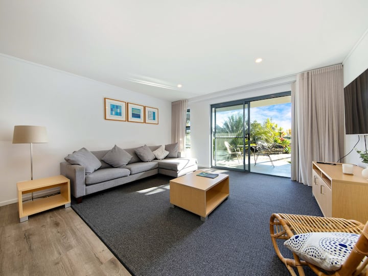 Corrigans Poolside Apartment | Batehaven - Batemans Bay