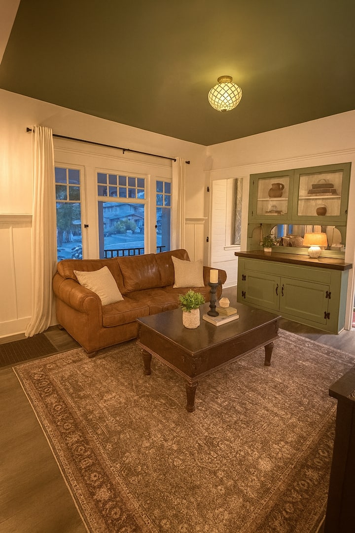 Blue Charming Bungalow Retreat - Whittier, CA