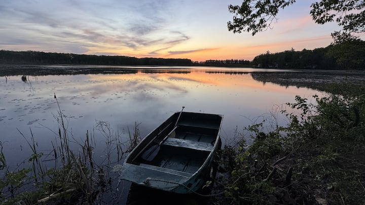 Lovely Cozy Lake House By White Pond - Nashoba Valley Winery, Distillery, Brewery and Restaurant