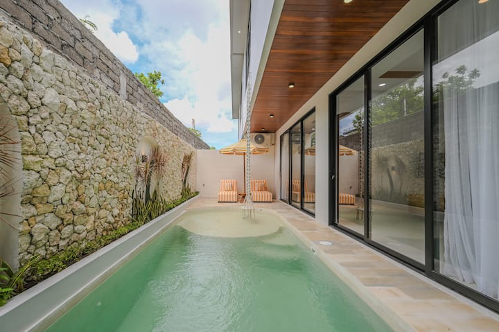Stylish 3 Br Villa In Heart Of Umalas - Seminyak