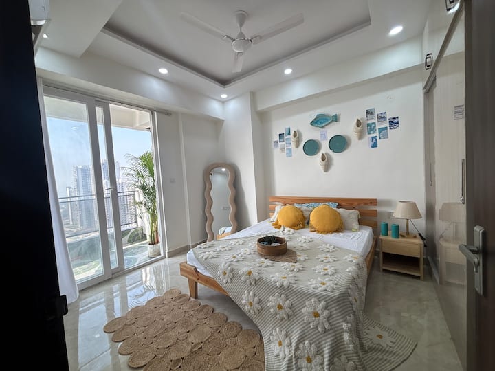 1bhk W/ Balcony 23rd Floor, Gurugram Sec- 106 - Gurugram