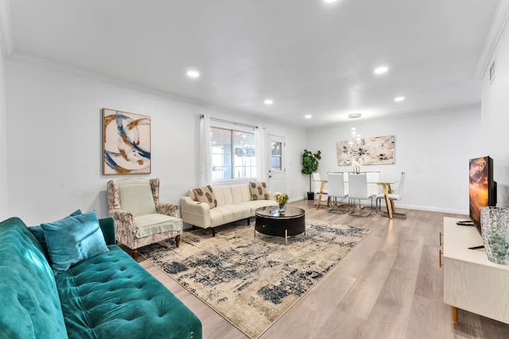 Disneyland Modern Rowland Heights Close To Freeway - Pomona, CA