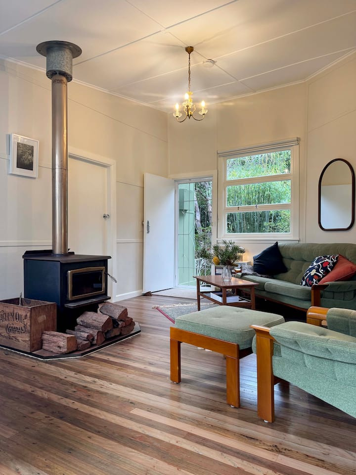 Apple Tree Cottage - Blackheath, NSW, Australia