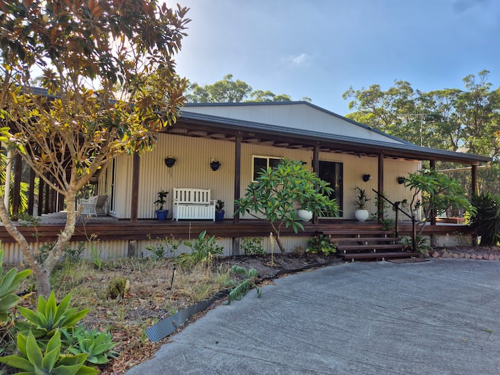 Family Farmhouse Near The Sea - Fingal Bay