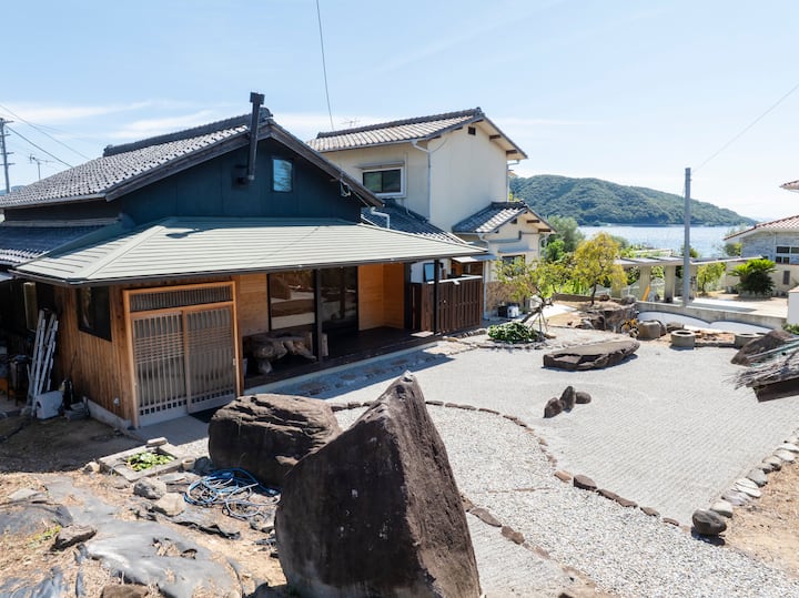 オリーブビーチが目の前！日本家屋１棟貸切宿『無樂』 - Shozu District