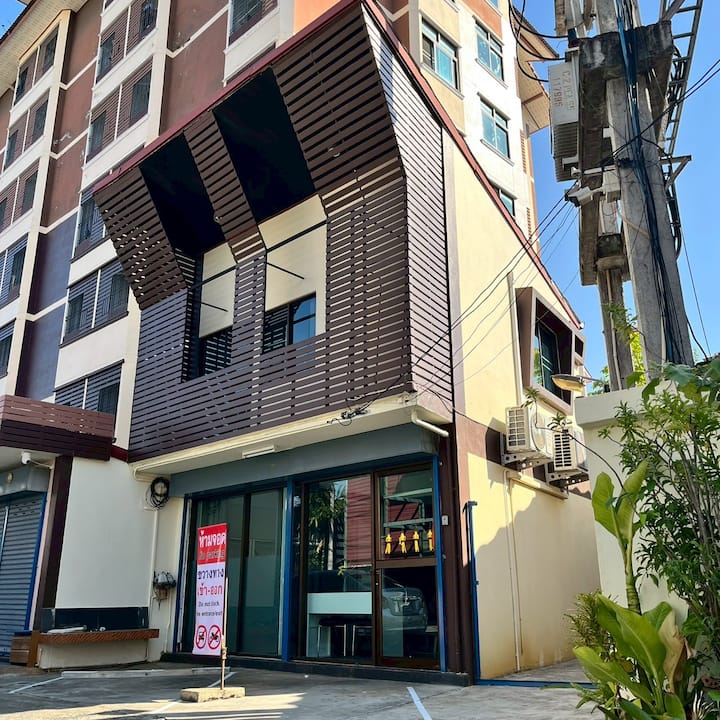 Tiny Home With 2 Floors And Parking By 7th - Chiang Mai