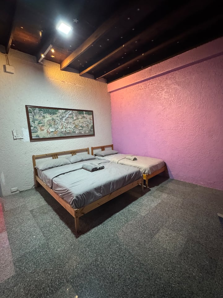 P3| Triple Private Room With Bathroom & Jacuzzi - Patong Beach