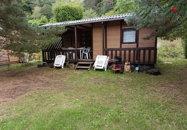 Bungalow Dans Un Camping En Bord De Rivière - Super-Besse