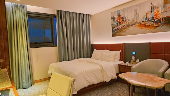 Indi Present Hotel[deluxe King Room.豪华大床房]301 - Seoul