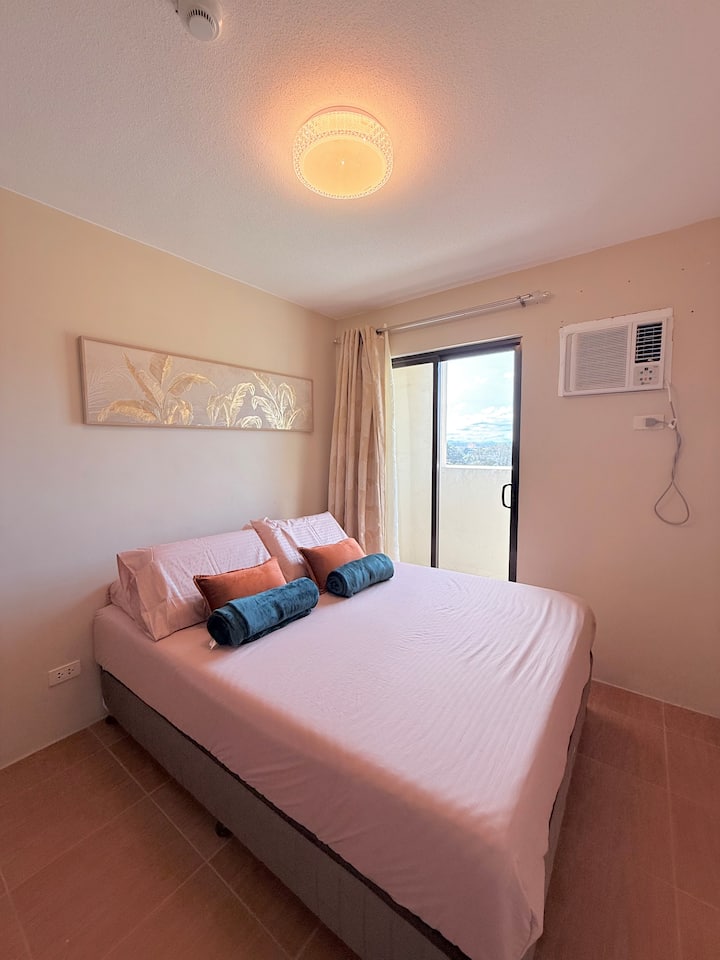 2 Br At One Oasis With Car Park And Pool View - Cagayan de Oro