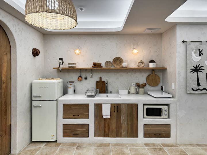 (오픈이벤트 진행중) 전포동 한가운데 유럽 감성 스테이 꼬꼬마리_꼬꼬룸 - Busan Station