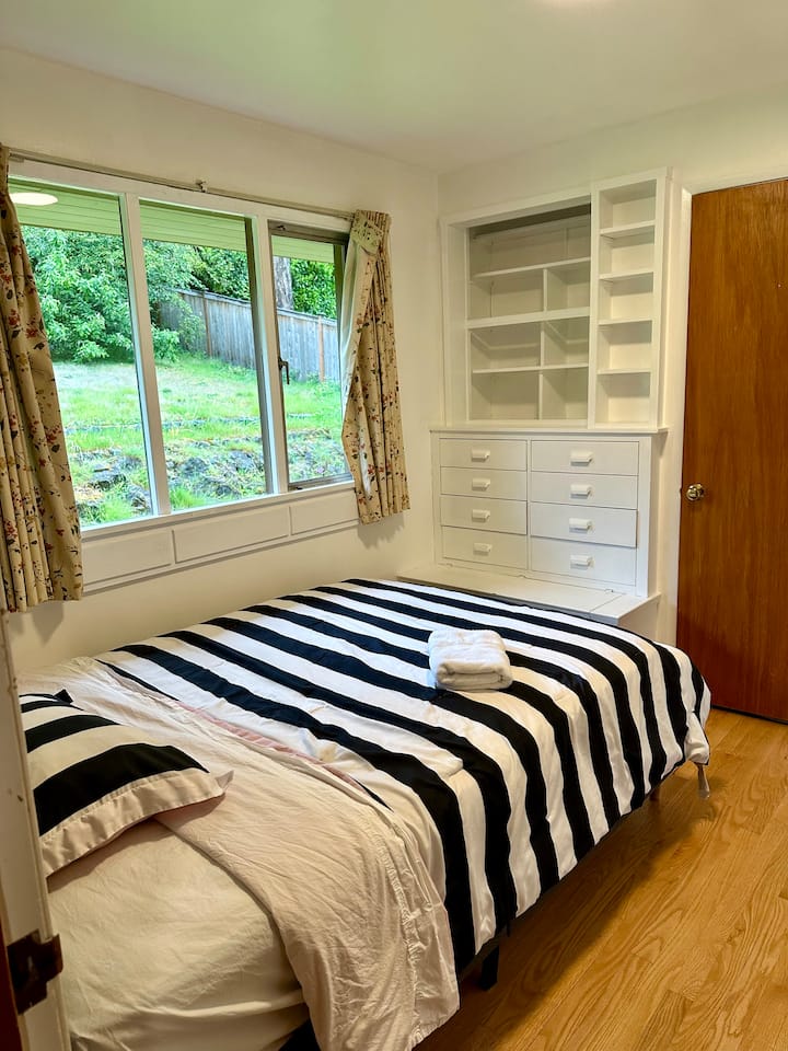 3b2b Near Dt Bellevue - Bellevue, WA