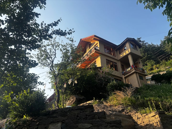 Studio In Manali With Attached Bathroom & Kitchen - Manali